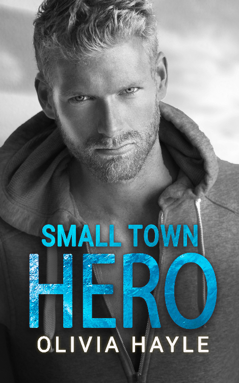 Review – Small Town Hero | Romantic Reads and Such